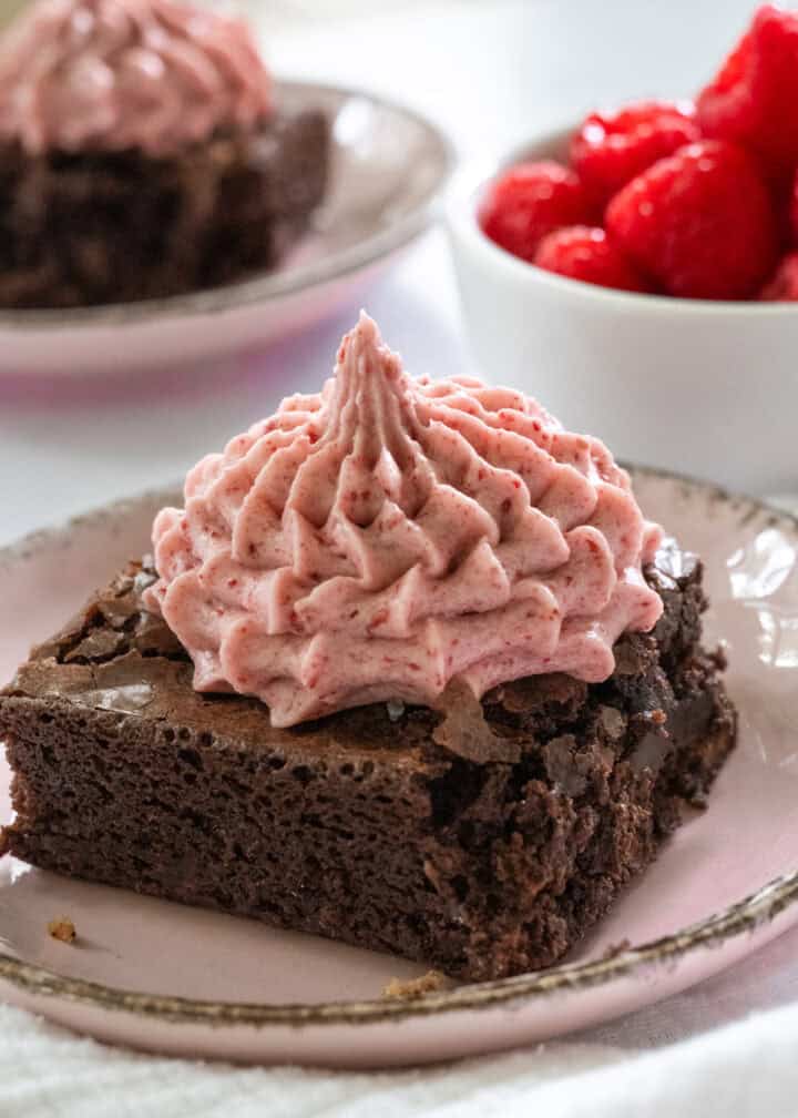 Simple Raspberry Cream Cheese Frosting | Worn Slap Out